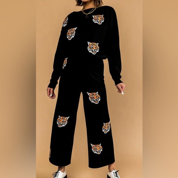 Dressed in LALA | Pants & Jumpsuits | Dressed In Lala Black Tiger Print ...